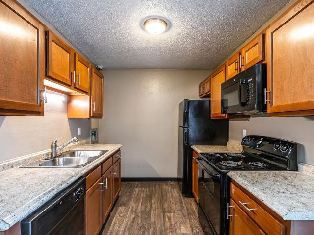 Oakbrook Terrace Apartments 3 Bedroom Apartment for Rent at 3211 Sw Twilight Ct, Topeka, KS 66614