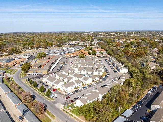 Oakbrook Terrace Apartments 1 Bedroom Apartment for Rent at 3211 Sw Twilight Ct, Topeka, KS 66614