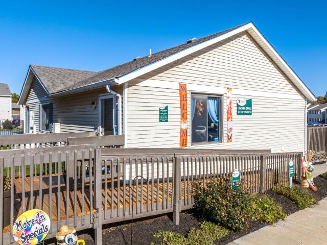 Oakbrook Terrace Apartments