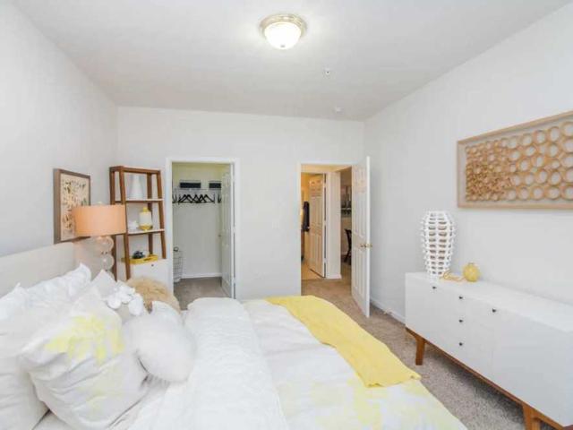 Oakbrook Village 1 Bedroom Apartment for Rent at 111 Springview Ln, Summerville, SC 29485