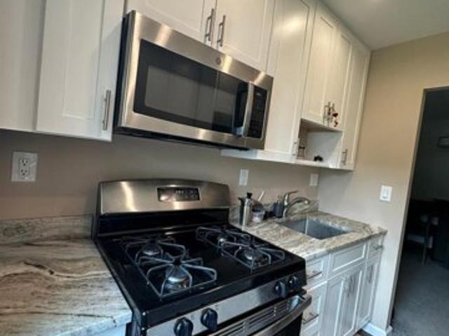 Oakdale Mnr Apt B, Suffern, Property For Sale
