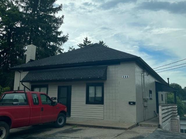 Oakdale Brick House 2 Bedroom Apartment for Rent at 303 Vincennes Ave, Oakdale, PA 15071