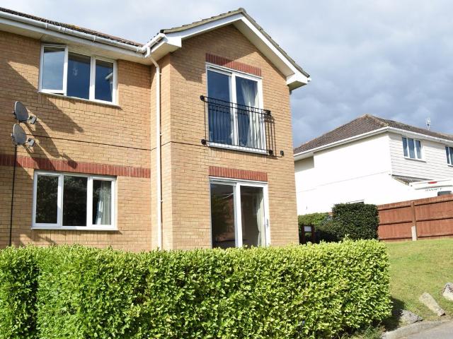 Oakdale, Poole BH15, 2 bed flat to rent, £1,200 pcm | PrimeLocation