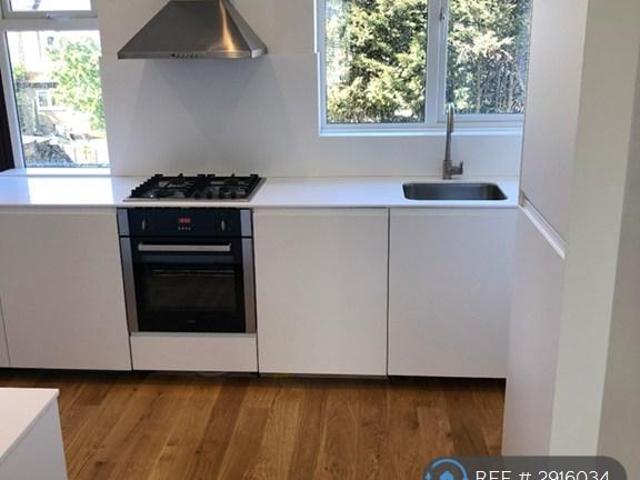 Oakdale Road, London, E18 1 bed flat to rent £1,490 pcm £344 pw