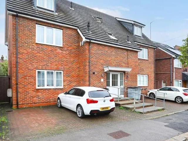 Oakdale Road, London, E18 1JX, United Kingdom | 2 bed apartment for rent #167693112 | Rentberry