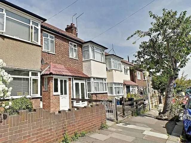 Oakdale Road, London, E18 1JX, United Kingdom | 4 bed house for rent #140654837 | Rentberry