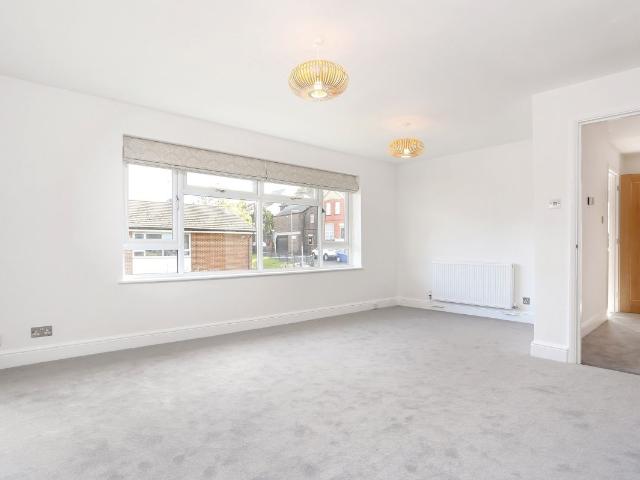 Oakdene Road, Redhill RH1, 2 bed flat to rent, £1,550 pcm | PrimeLocation