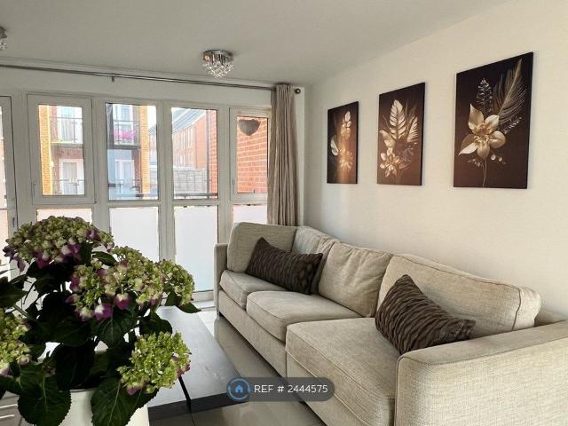 Oakes Crescent, Dartford DA1, 2 bed flat to rent, £1,900 pcm | PrimeLocation