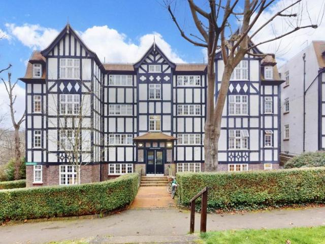 Oakeshott Avenue, London N6 1 bed apartment to rent £1,750 pcm £404 pw