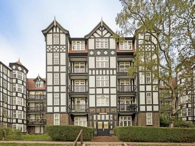 Oakeshott Avenue, London N6 2 bed flat to rent £2,700 pcm £623 pw
