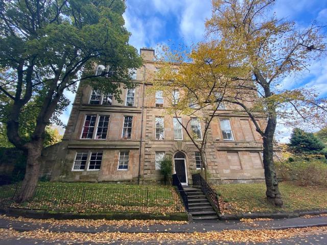 Oakfield Avenue, Glasgow, G12 3 bed flat to rent £2,100 pcm £485 pw