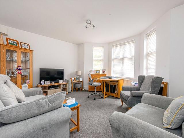 Oakfield Court, Haslemere Road, Crouch End, London N8, 2 bed flat to rent, £2,700 pcm | PrimeLocation