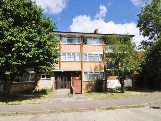 Oakfield Close, New Malden 1 bed ground floor flat to rent £1,495 pcm £345 pw