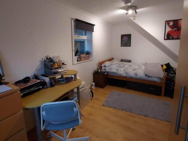 Oakfield Close, Potters Bar 5 bed house to rent £3,500 pcm £808 pw