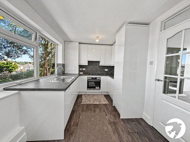Oakfield Lane, Dartford, Kent DA1, 2 bed maisonette to rent, £1,750 pcm | PrimeLocation