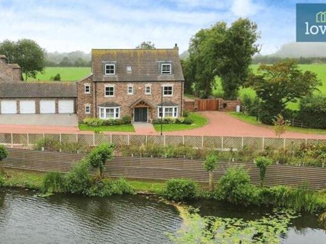 Oakfield Lane, Waltham, 6 Bedroom Detached