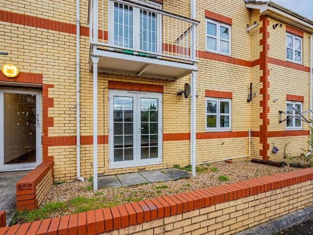 Oakfield Mews, Roath CF24, 2 bed flat to rent, £1,100 pcm | PrimeLocation