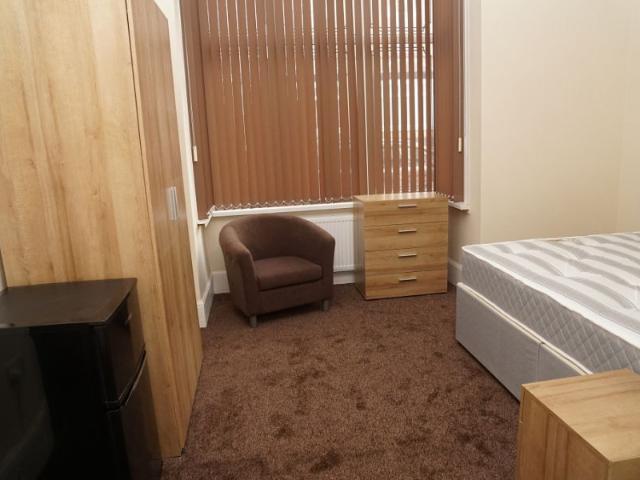 Oakfield Road, Balsall Heath B12, Room to rent, £625 pcm | PrimeLocation