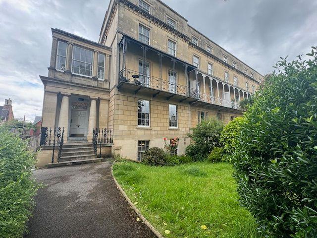 Oakfield Road, Clifton, Bristol BS8, 3 bed flat to rent, £2,250 pcm | PrimeLocation