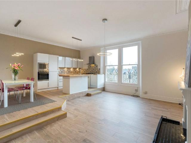 Oakfield Road, Clifton, Bristol BS8, 3 bed flat to rent, £3,350 pcm | PrimeLocation