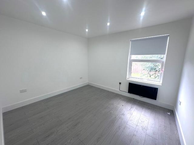 Oakfield Road, Croydon CR0, Room to rent, £750 pcm | PrimeLocation