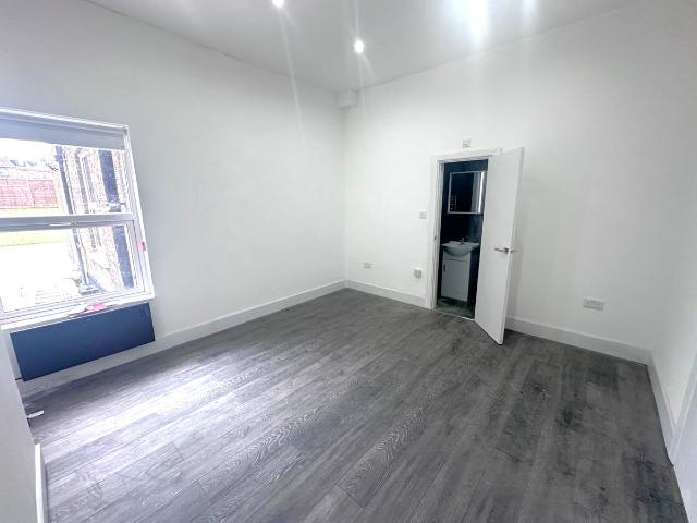 Oakfield Road, Croydon CR0, Room to rent, £950 pcm | PrimeLocation