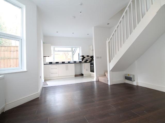 Oakfield Road, Croydon CR0, 1 bed flat to rent, £1,350 pcm | PrimeLocation