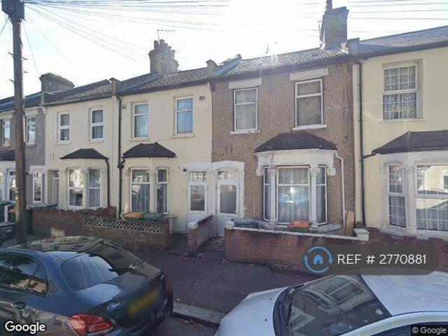 Oakfield Road, London, E6 3 bed terraced house to rent £2,650 pcm £612 pw