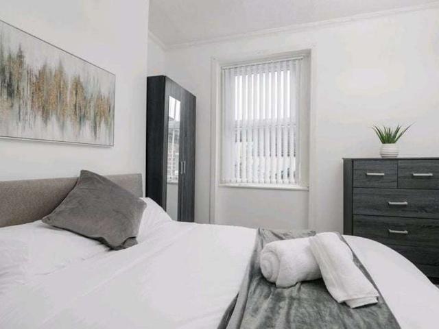 Oakfield Road Room 3