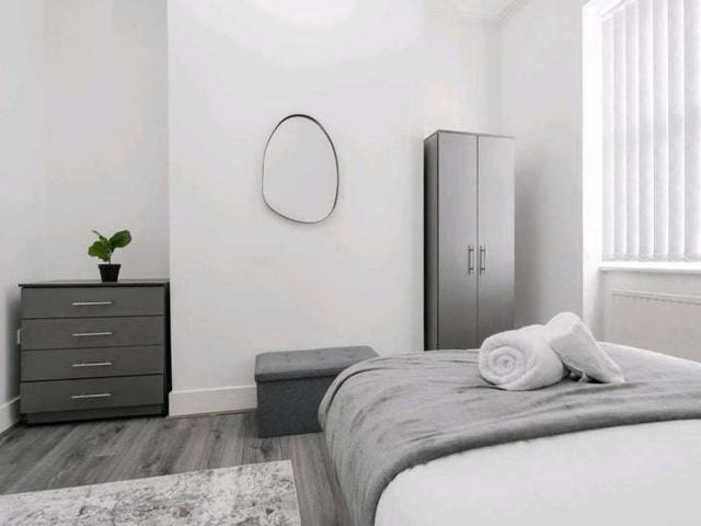 Oakfield Road Room 1