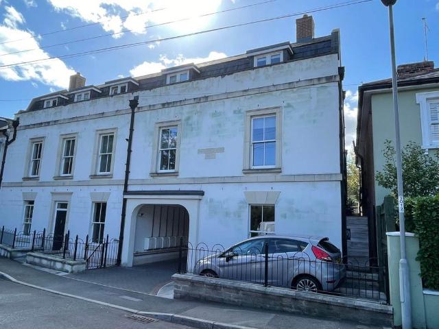 Oakfield Street, Blandford Forum 2 bed flat to rent £1,000 pcm £231 pw