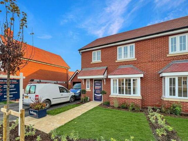 Oakfields Park, Edwards Avenue, Halstead, 3 Bedroom Semi detached