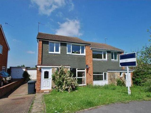 Oakfields, Worplesdon, 4 Bedroom Semi detached