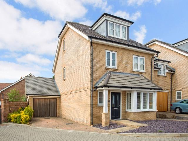 Oakgrove, Caterham CR3, 3 bed detached house to rent, £2,700 pcm | PrimeLocation