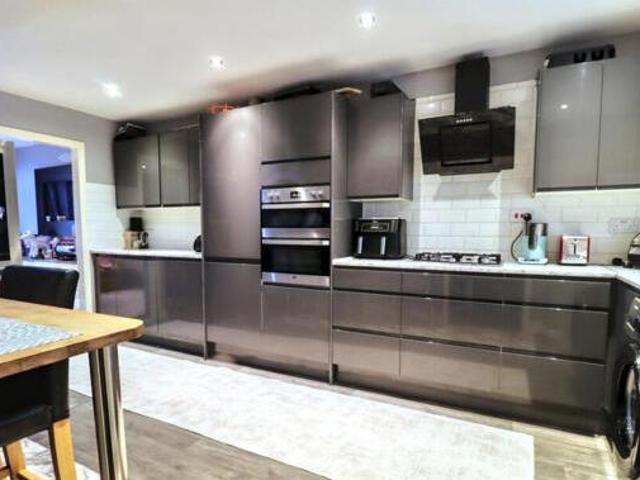 Oakham Close, Swindon, 3 Bedroom End