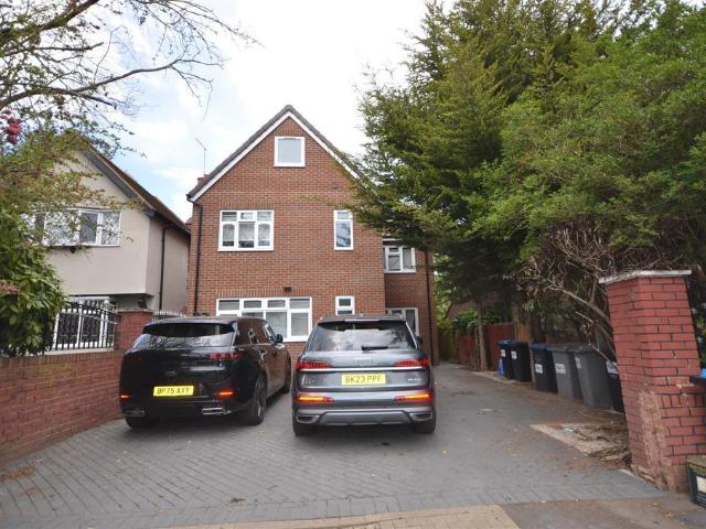Oakington Avenue, Wembley, HA9 8HY 1 bed apartment to rent £1,650 pcm £381 pw
