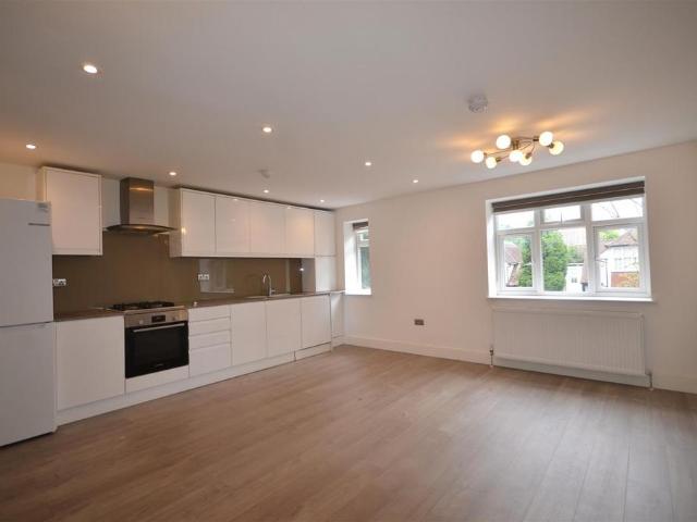 Oakington Avenue, Wembley, HA9 8HY 1 bed apartment to rent £1,600 pcm £369 pw