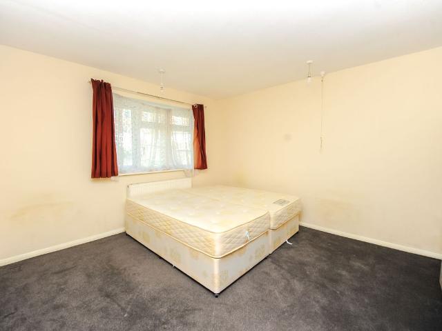Oakington Manor Drive, Wembley HA9, Room to rent, £800 pcm | PrimeLocation