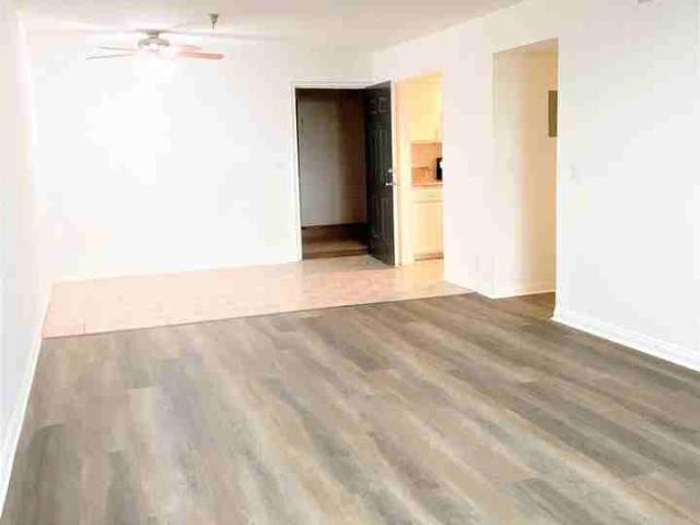 Oakland Gardens 1 Bedroom Apartment for Rent at 400 N Oakland Ave, Pasadena, CA 91101 The Oaks