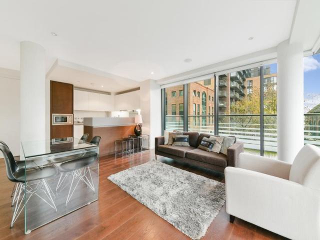 Oakland Quay, Canary Wharf, London, E14 2 bed flat to rent £3,012 pcm £695 pw