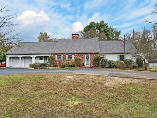 Oakland St, Medway, Home For Sale