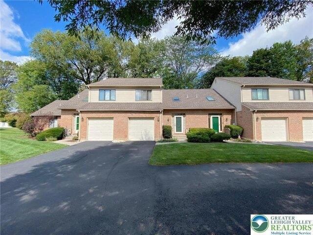 Oakland Square Dr, Bethlehem, Home For Sale