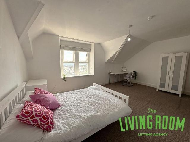 Oaklands Terrace, City Centre, Swansea 6 bed house to rent £2,280 pcm £526 pw