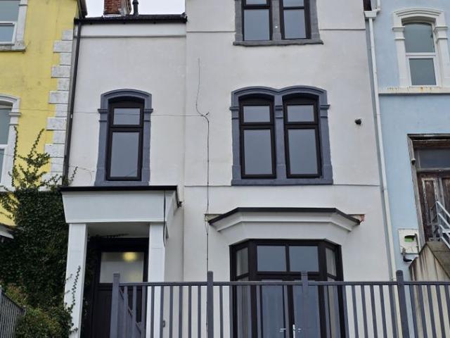 Oaklands Terrace, Swansea SA1, 2 bed flat to rent, £800 pcm | PrimeLocation
