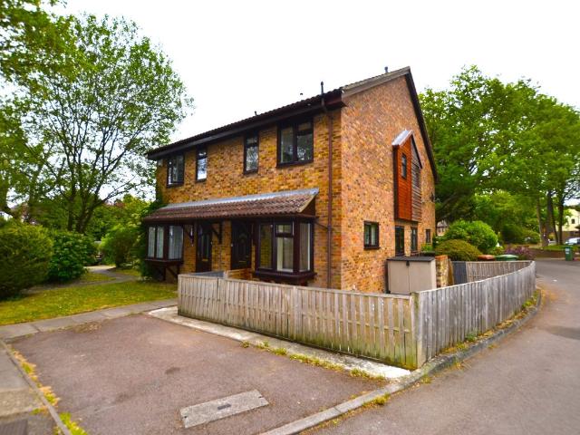 Oaklands Way, Wallington, Surrey SM6, 1 bed semi detached house to rent, £1,450 pcm | PrimeLocation
