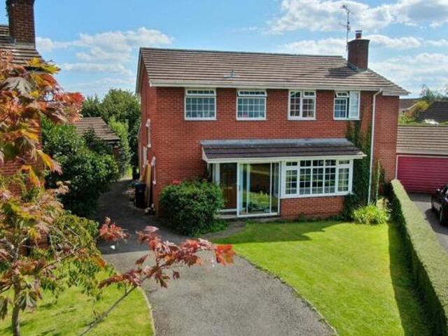Oaklands, Cheddar 6 Bedroom Detached