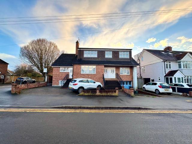 Oaklands Crescent, Chelmsford, CM2 9FG 1 bed flat to rent £1,050 pcm £242 pw