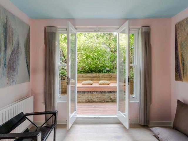 Oaklands Grove, Shepherds Bush, London W12, 1 bed flat to rent, £2,350 pcm | PrimeLocation