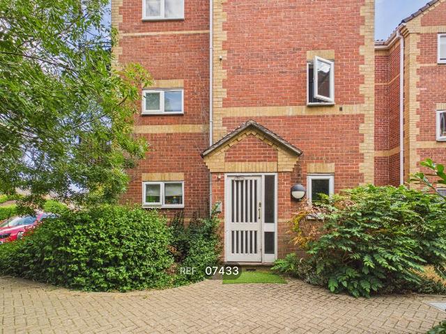 Oaklands, Peterborough PE1, 2 bed flat to rent, £895 pcm | PrimeLocation