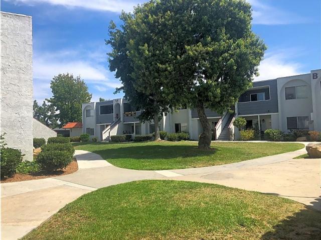 Oakleaf Apartments 2 Bedroom Apartment for Rent at 266 N El Camino Real, Oceanside, CA 92058 San Luis Rey